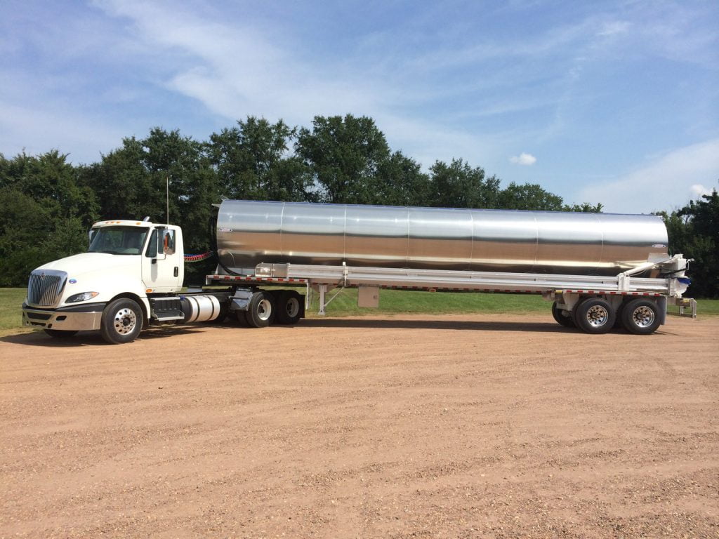 Paddle Wagon Feed Trailer | Ledwell Manufactured Feed Trailers