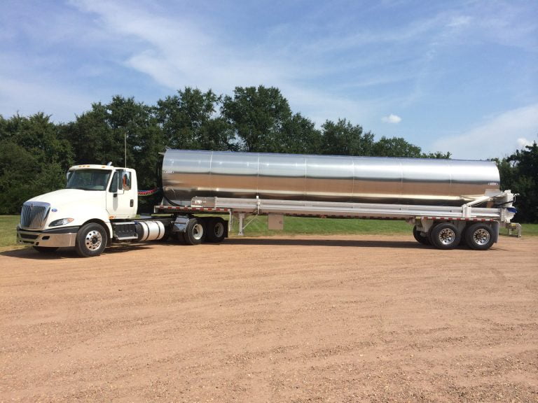 Paddle Wagon Feed Trailer | Ledwell Manufactured Feed Trailers